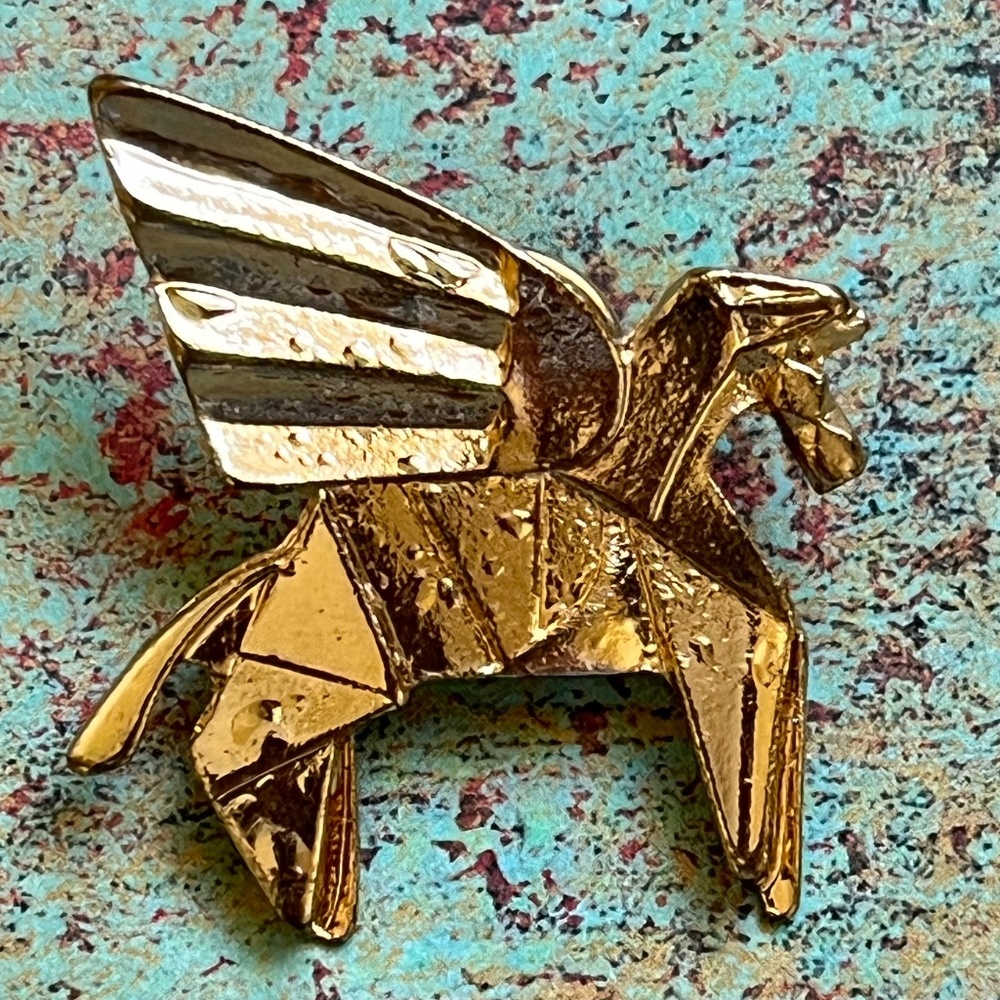 Metallic Origami Pegasus Gold Pin - Gem